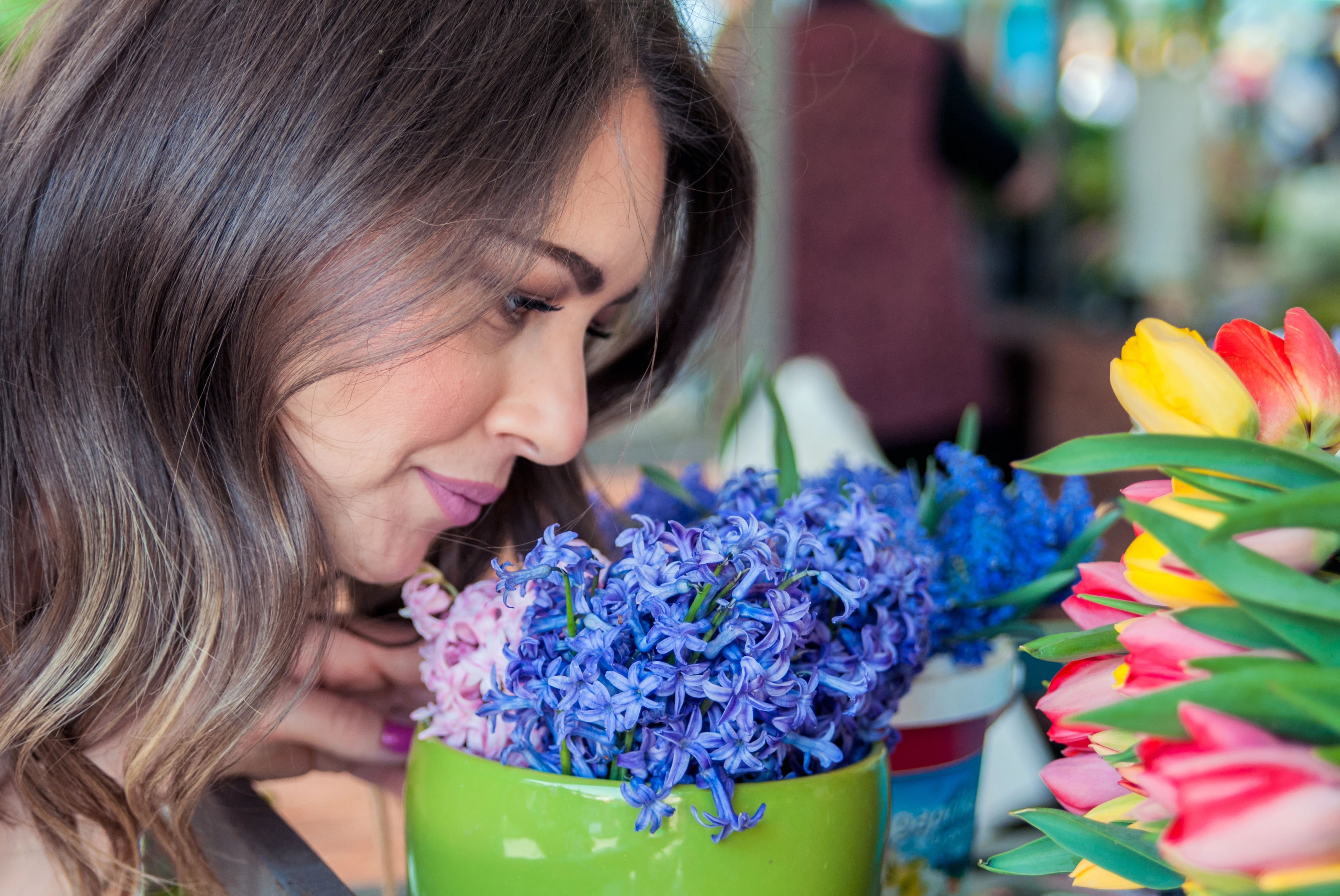 Aromatic Blooms: Choosing Fragrant Flowers for Your Home | Dottie's Flowers